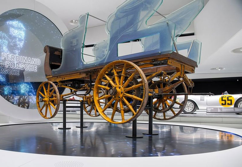 Porsche показала 123-летний электромобиль